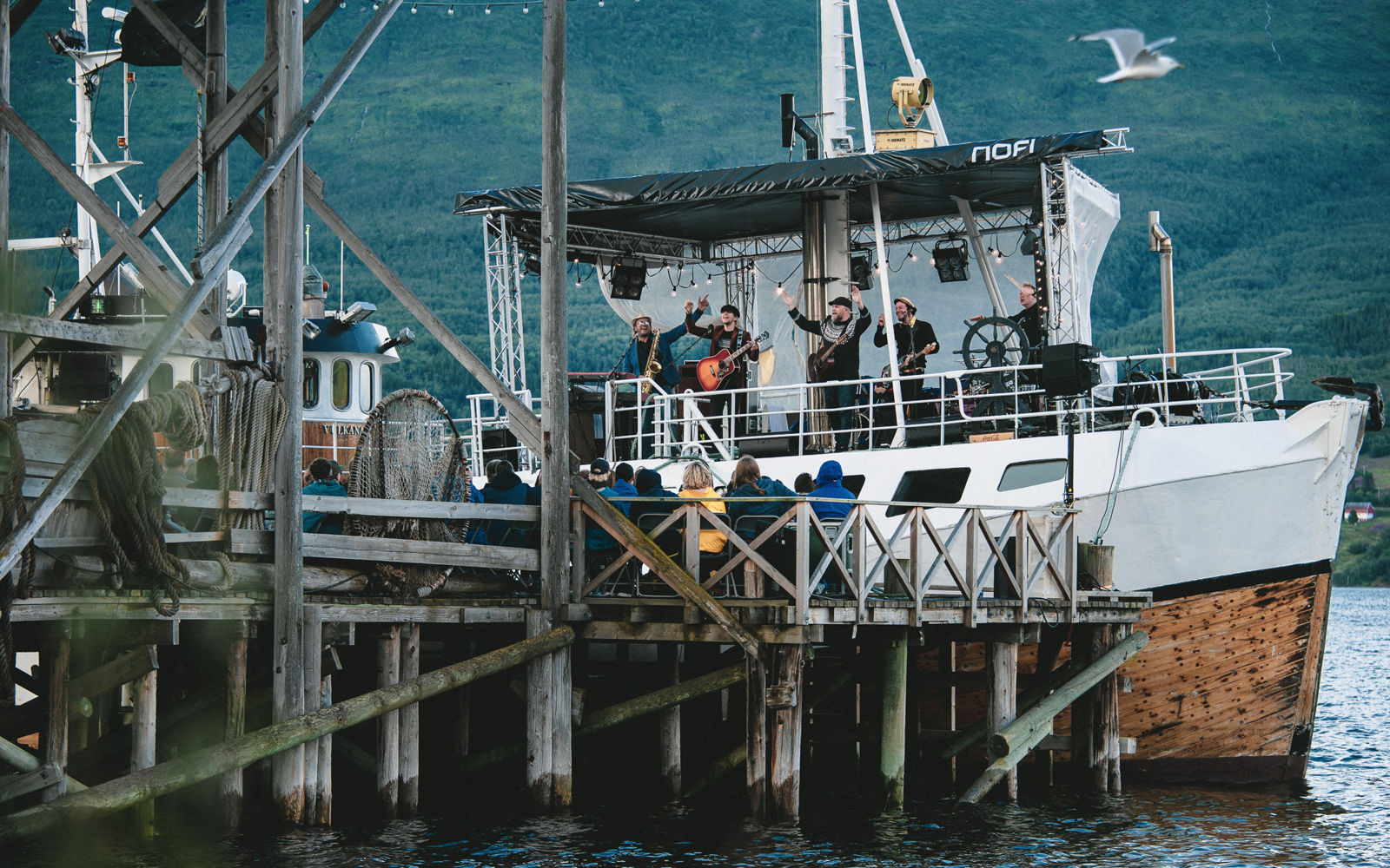 Violet Road Hits The High Seas In Imaginative Touring Solution - Alcons ...
